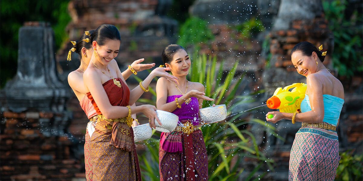 Traditional vs. Modern: Exploring the Evolution of Songkran ...
