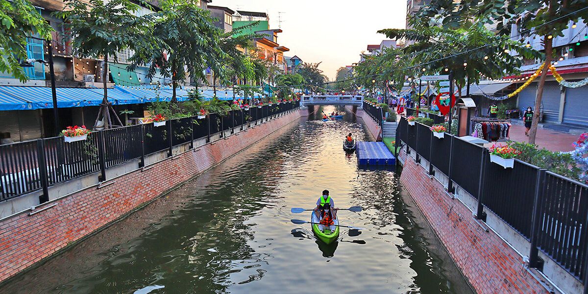 Khlong Ong Ang: Bangkok's Award-Winning Canal Market | The Bear Travel